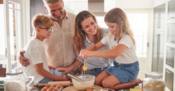 Bonding Activities the Whole Family Can Do Together (Ideas to Bring ...